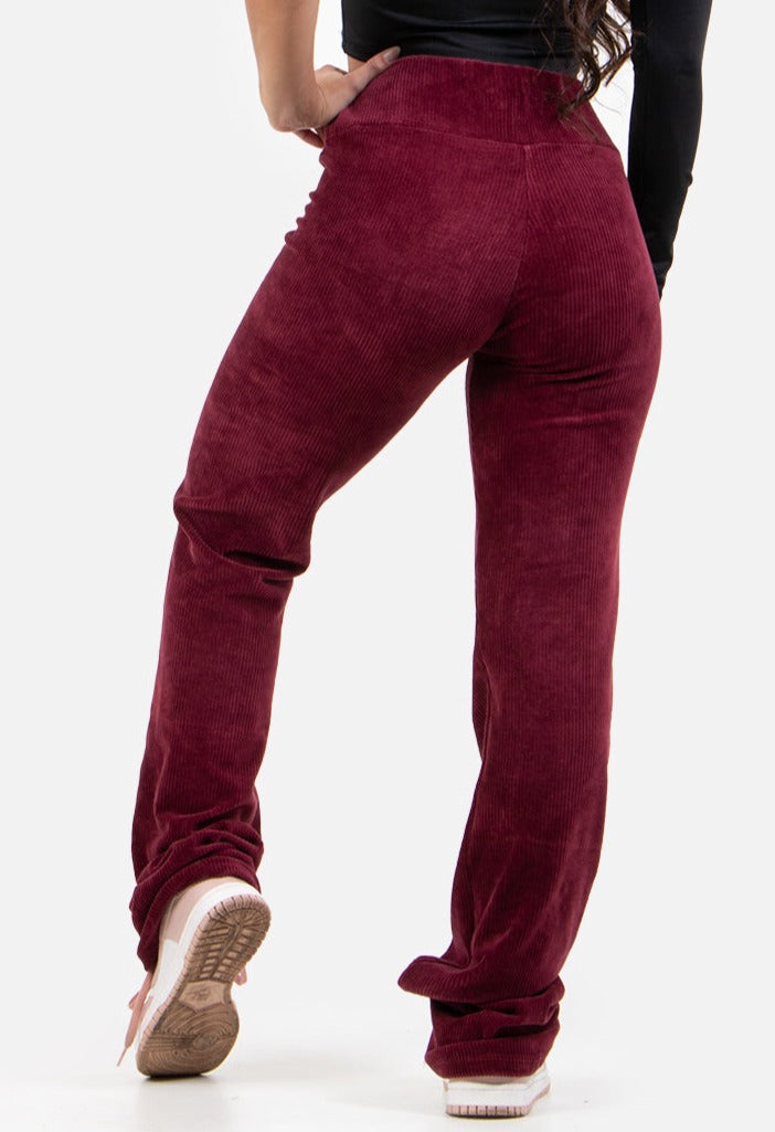 Calça Feminina Flare Veludo Cotelê – Diluxo